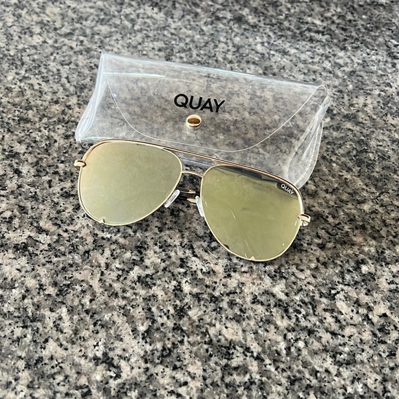 Quay Australia | Accessories | Quay Australia Gold Frame Aviator | Poshmark
